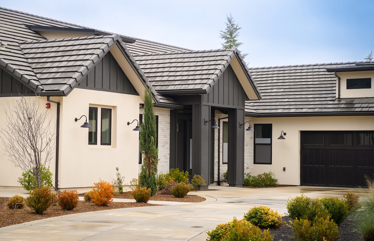 9 Modern Roof Ideas For Your Home Or Business (Style Guide)